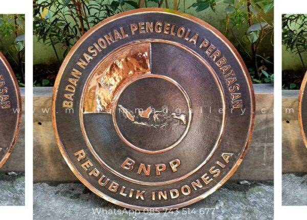 Pusat Logo Tembaga dari Pengrajin Kerajinan Terbaik